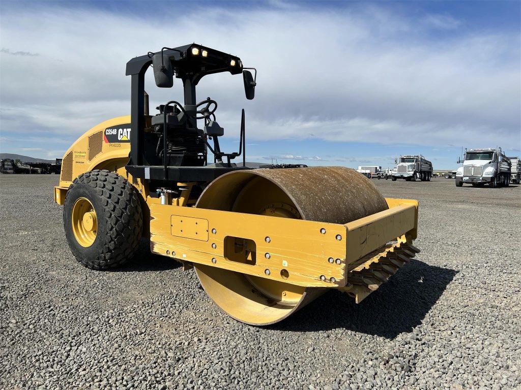 2016 CATERPILLAR CS54B - Peters & Keatts Equipment Inc.
