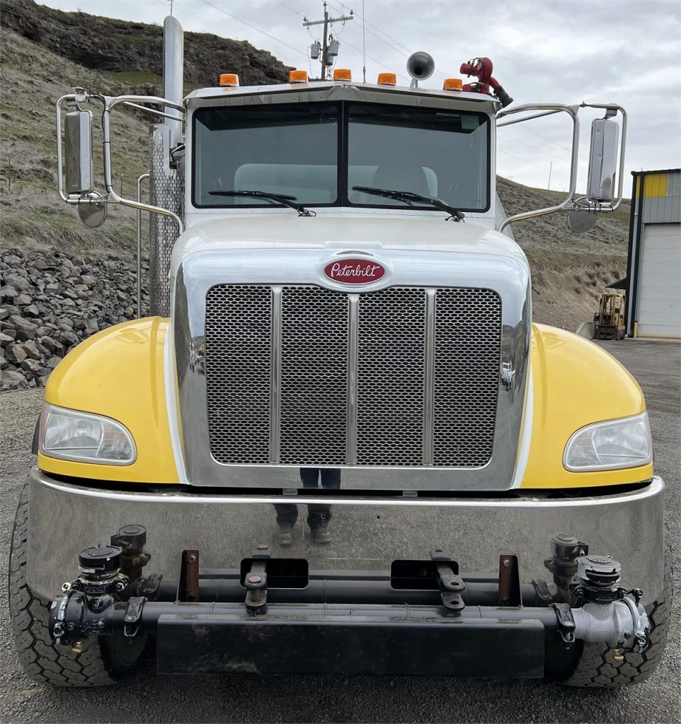 2013 PETERBILT 348 - Peters & Keatts Equipment Inc.