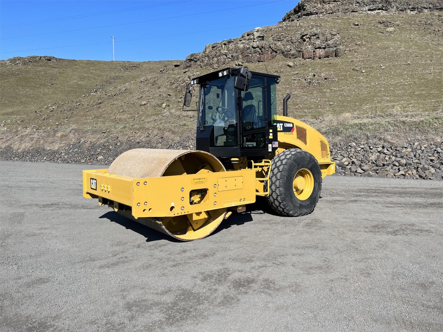 2015 CATERPILLAR CS66B - Peters & Keatts Equipment Inc.