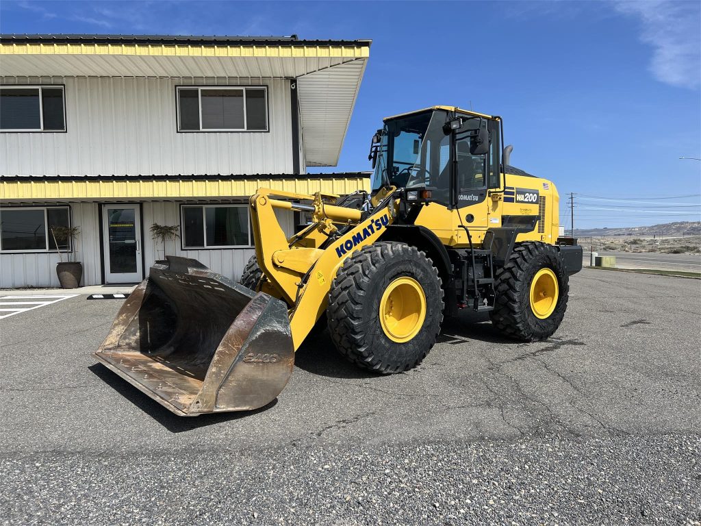 2020 KOMATSU WA200-8 - Peters & Keatts Equipment Inc.