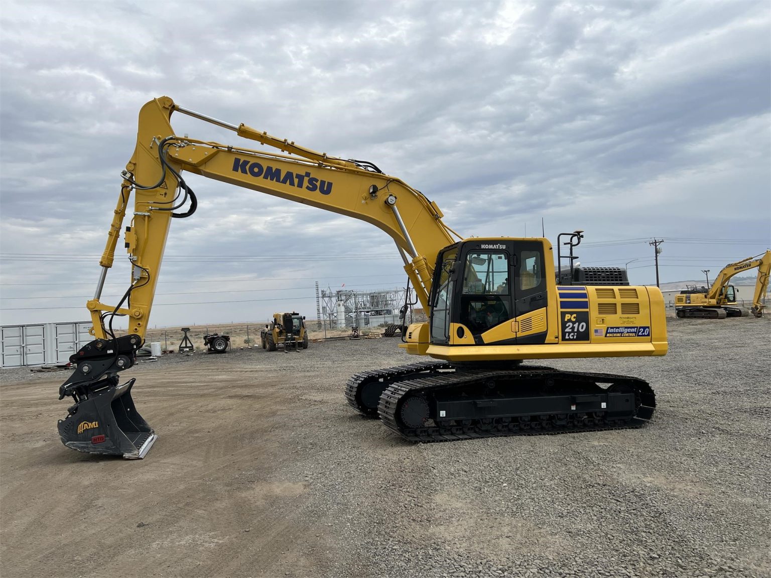 2022 KOMATSU HD325-8 - Peters & Keatts Equipment Inc.