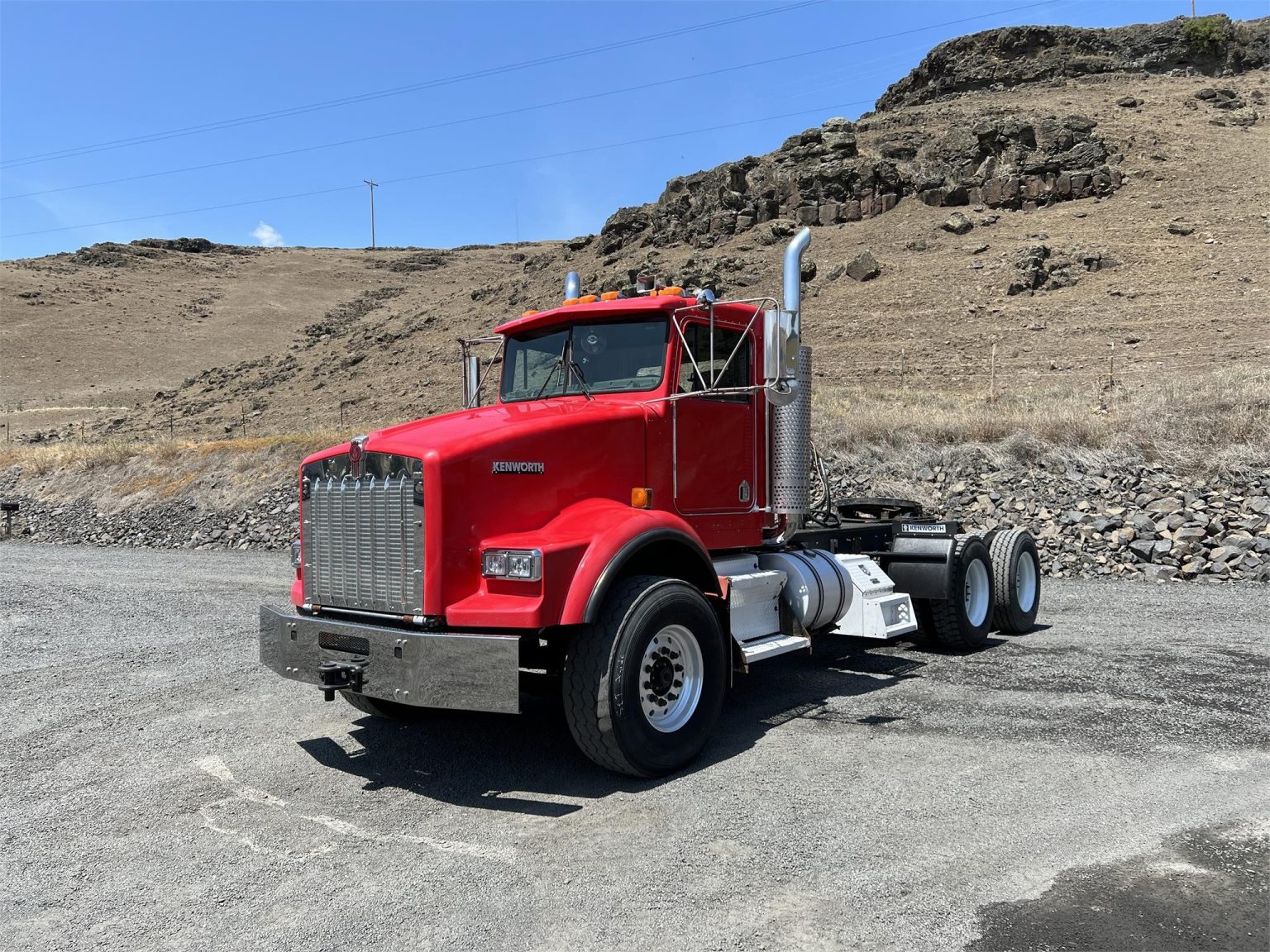 2004 KENWORTH T800 - Peters & Keatts Equipment Inc.