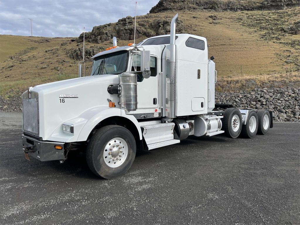 2016 KENWORTH T800 - Peters & Keatts Equipment Inc.