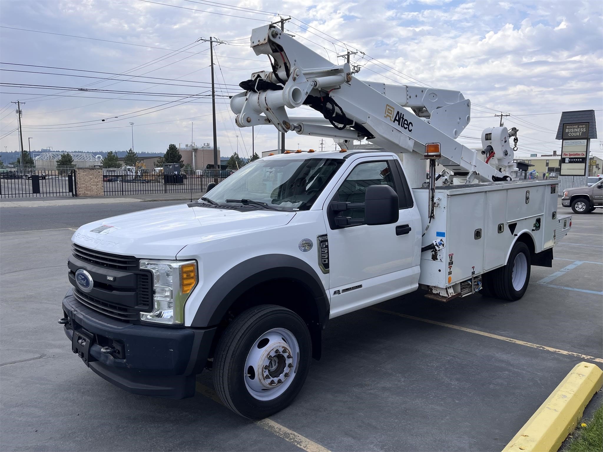 2018 ALTEC AT48M - Peters & Keatts Equipment Inc.
