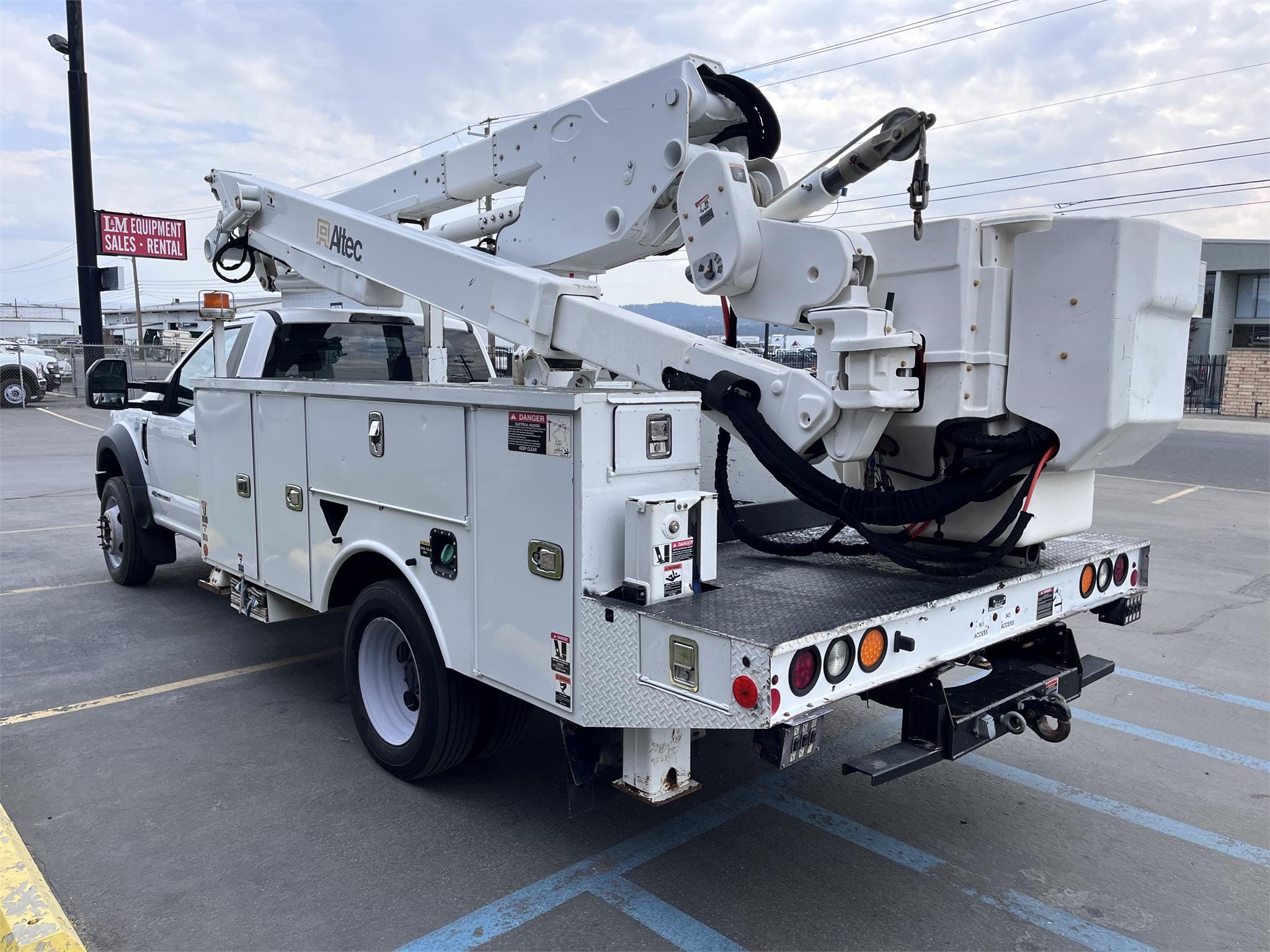 2018 ALTEC AT48M - Peters & Keatts Equipment Inc.