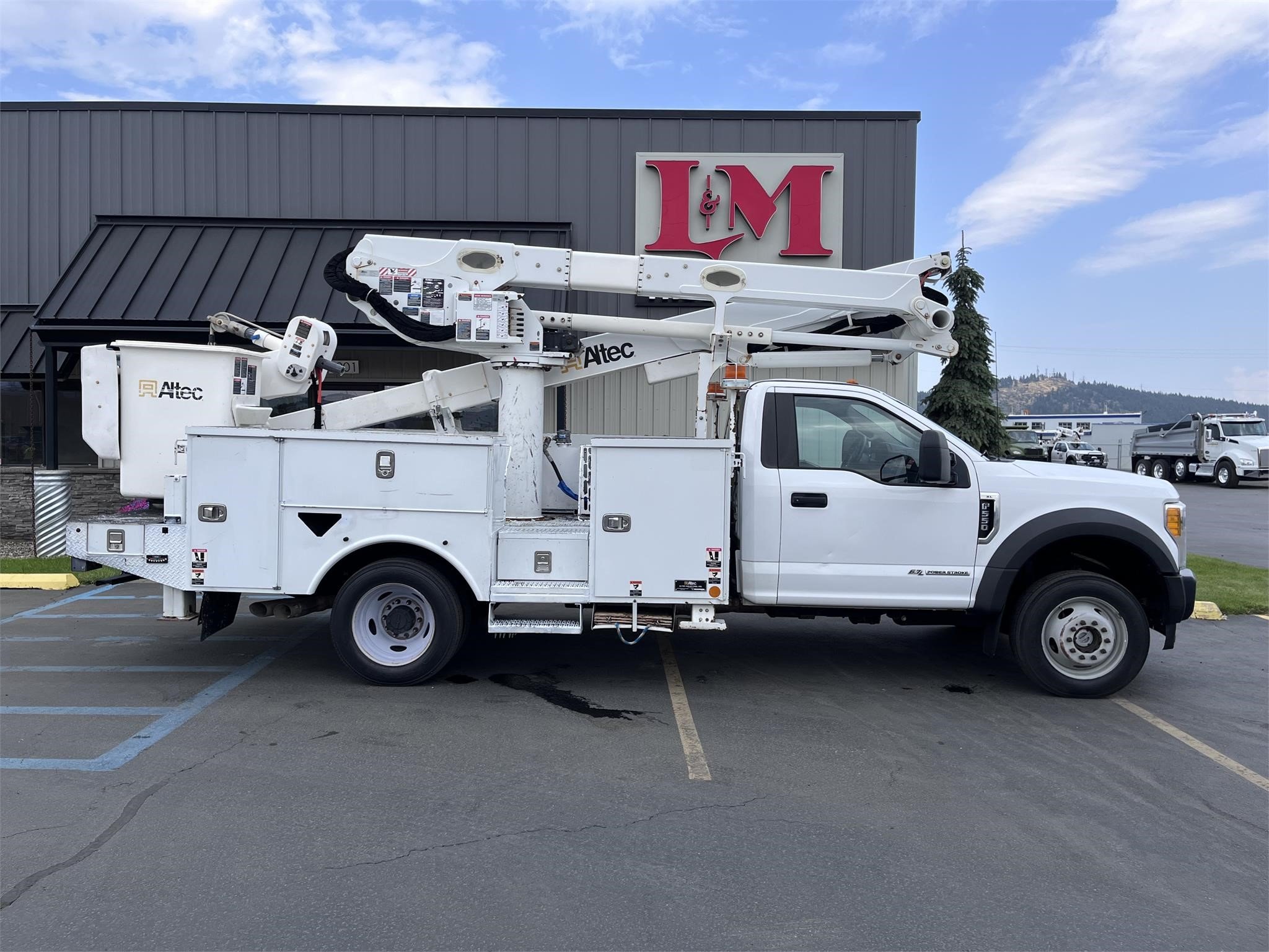 2018 ALTEC AT48M - Peters & Keatts Equipment Inc.