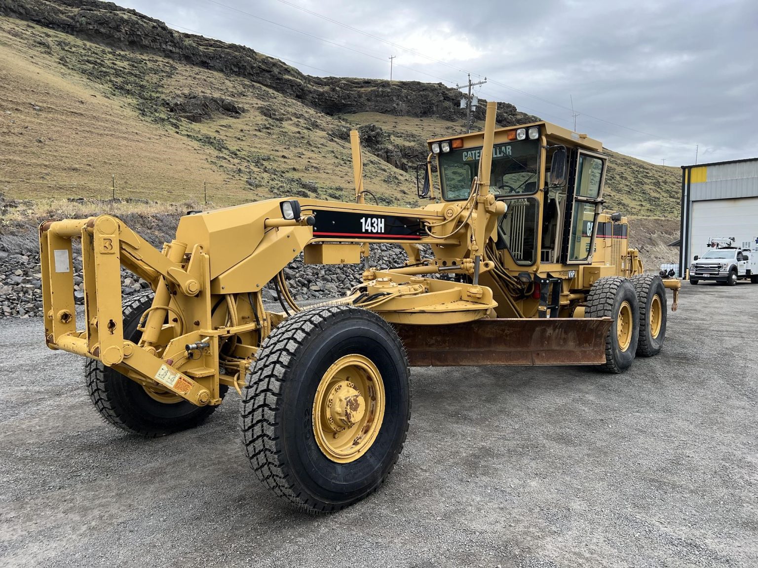 2001 CATERPILLAR 143H - Peters & Keatts Equipment Inc.