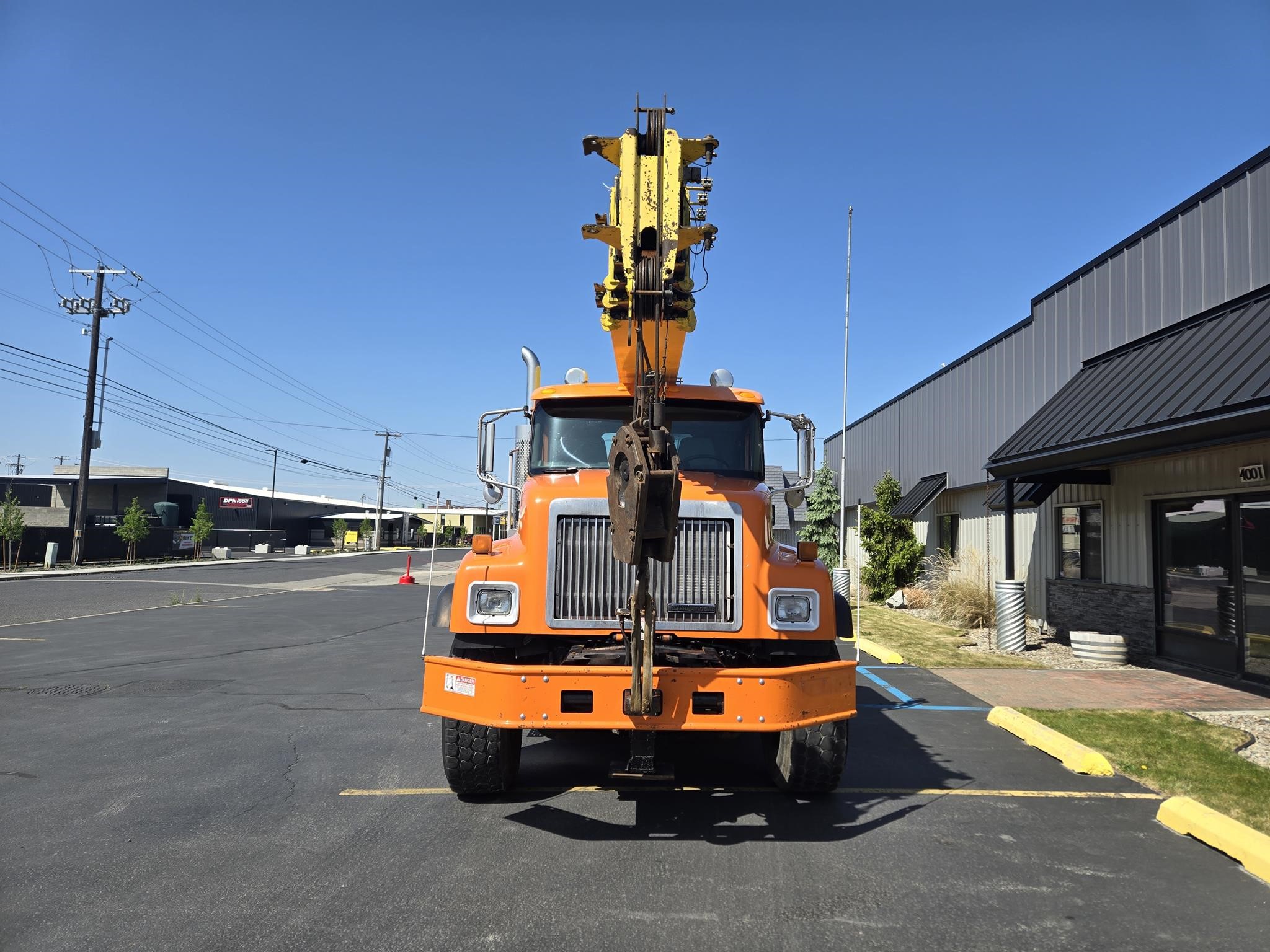 2000 NATIONAL 1800 - Peters & Keatts Equipment Inc.