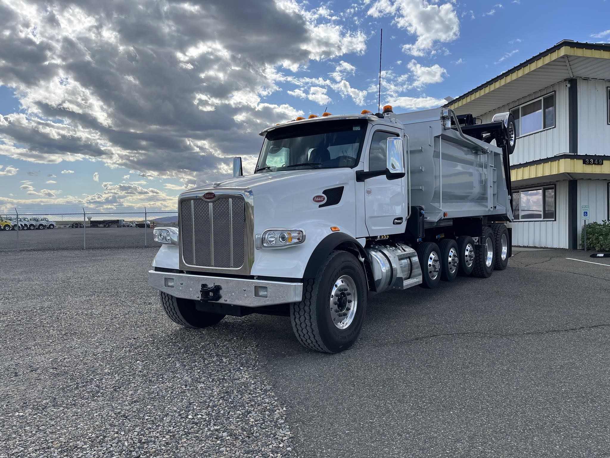 2025 PETERBILT 567 - Peters & Keatts Equipment Inc.